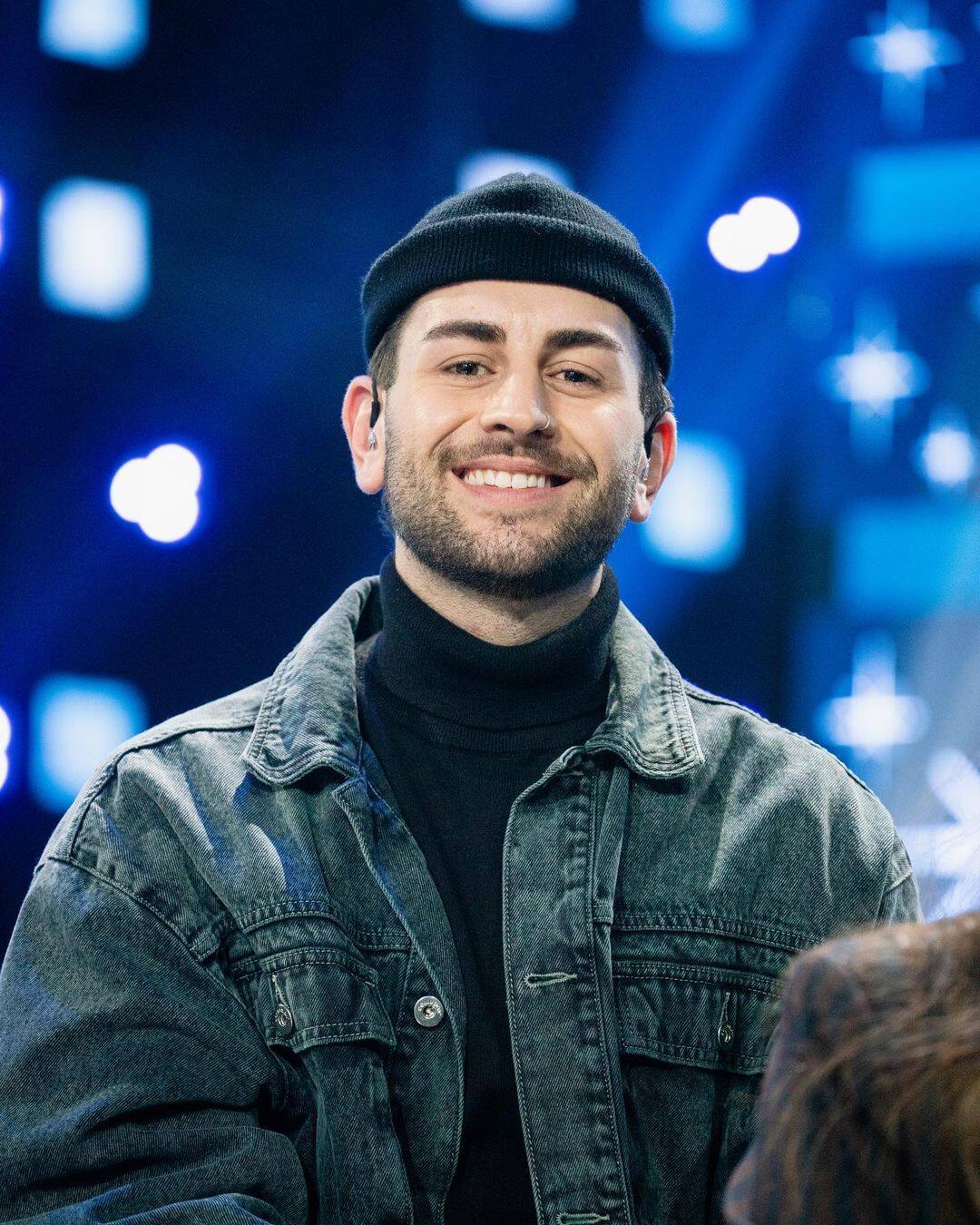 Tout sur Mathieu Rheault, l'artiste au coeur sensible de Star Académie ...