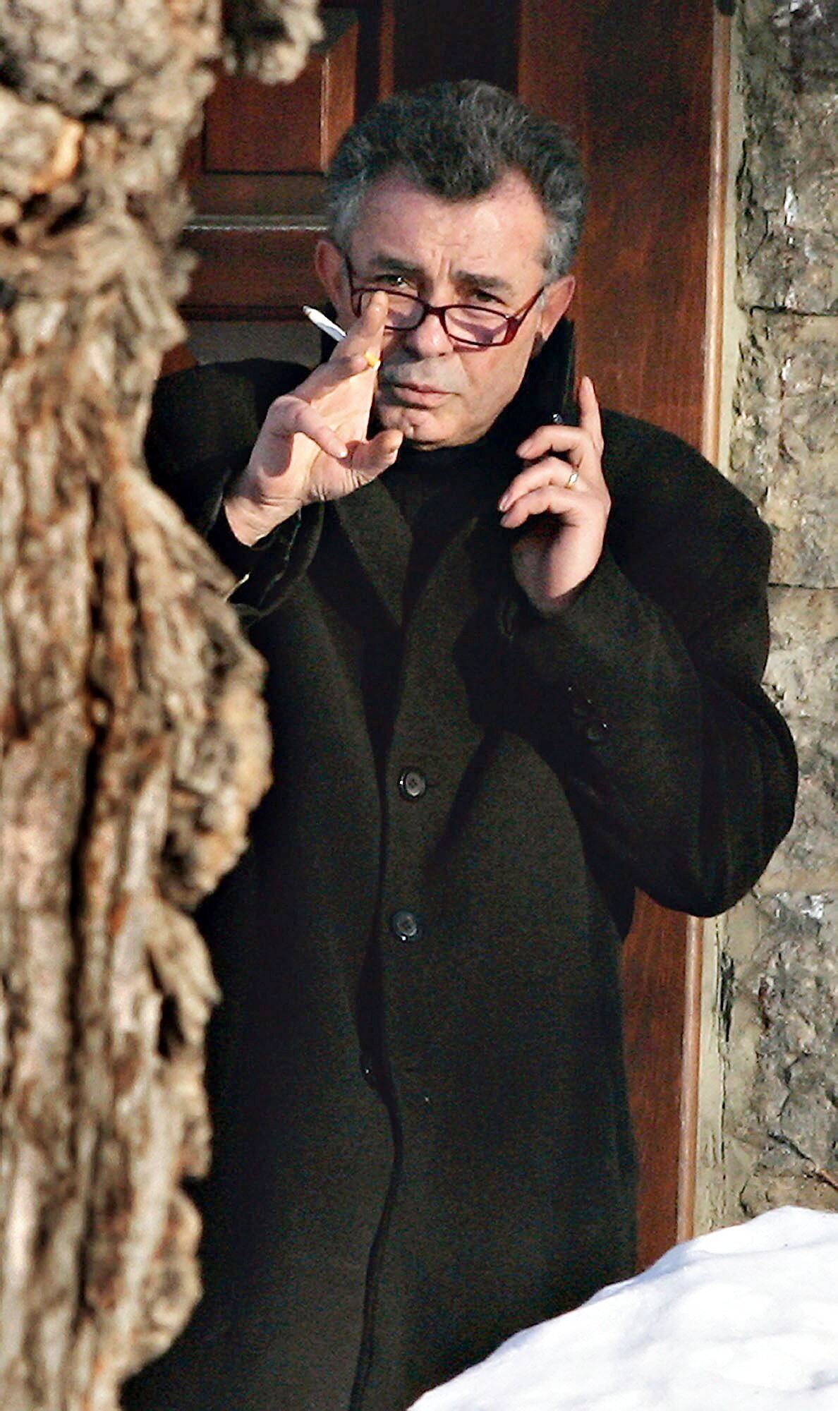 La succession de l’ancien «roi du taudis» poursuit le Curateur... pour ...