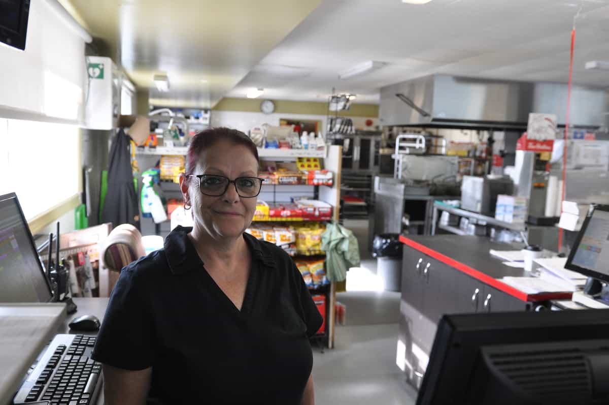 Le Madrid de la Baie-James: le relais routier du km 381, oasis du Nord ...