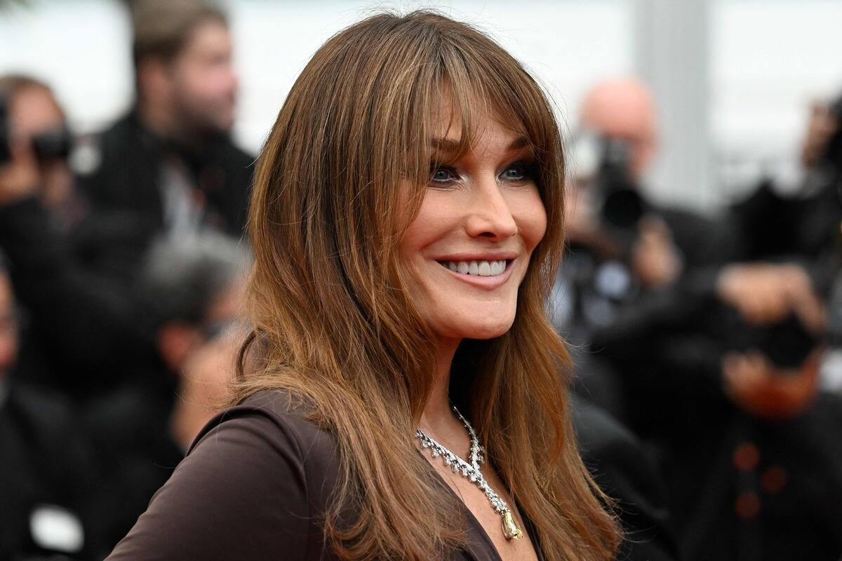 Carla Bruni buvait 30 à 40 Coca-Cola par jour | TVA Nouvelles