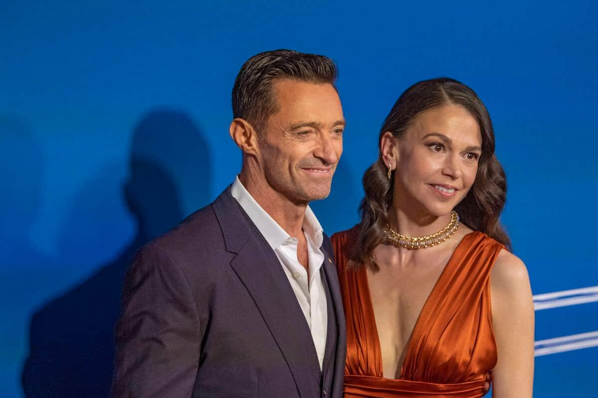 Hugh Jackman et Sutton Foster confirment leur idylle | JDM