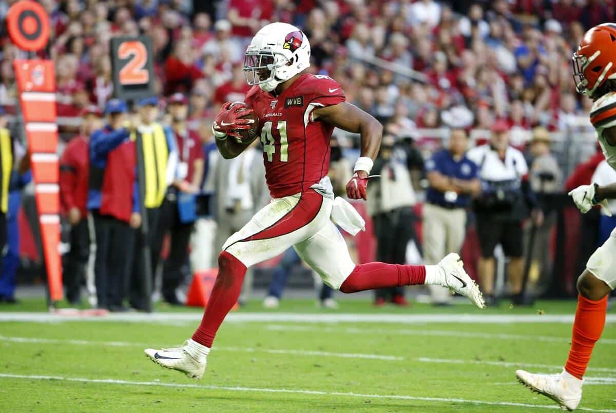 Kenyan Drake demeure avec les Cardinals de l'Arizona | JDM
