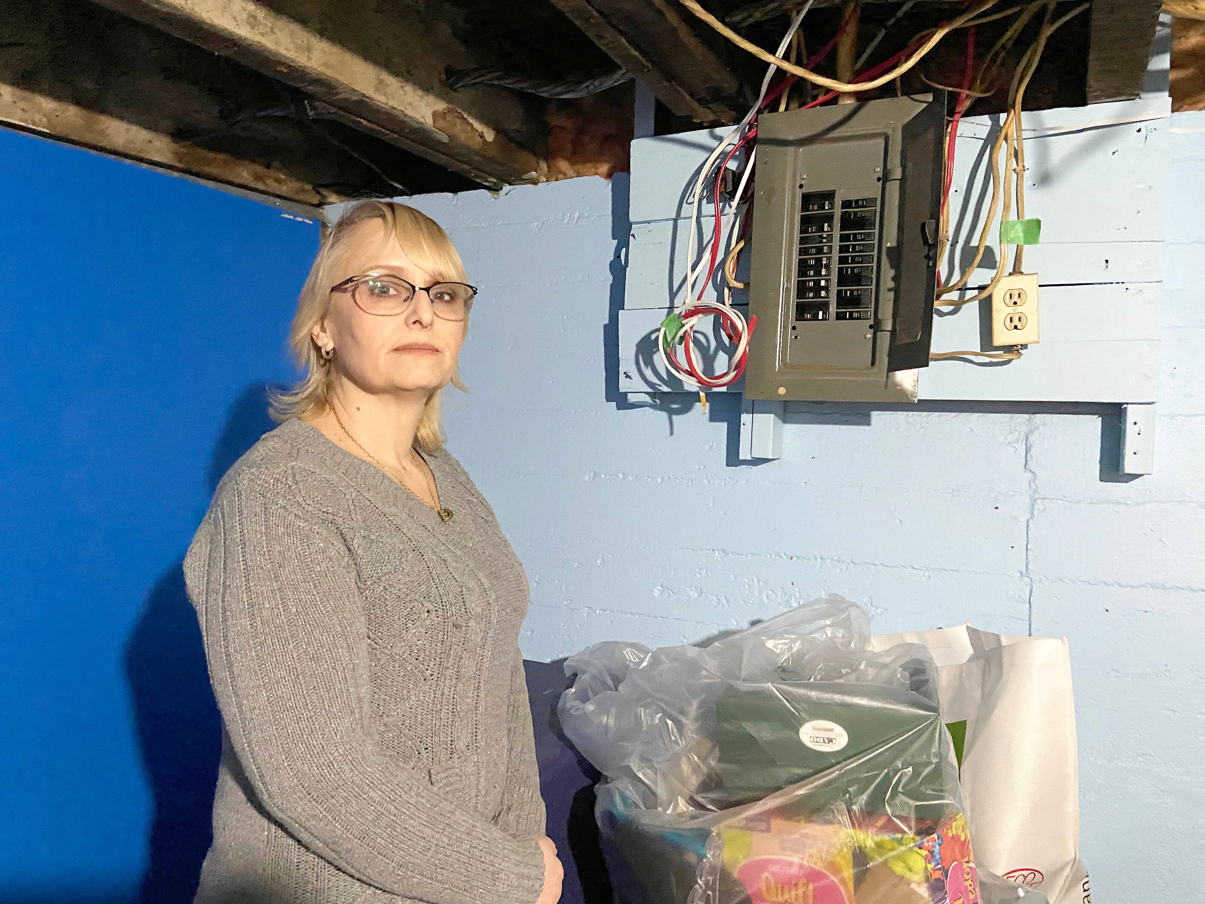 [PHOTOS] Chauffage défaillant, moisissure, plancher gondolé: son ...