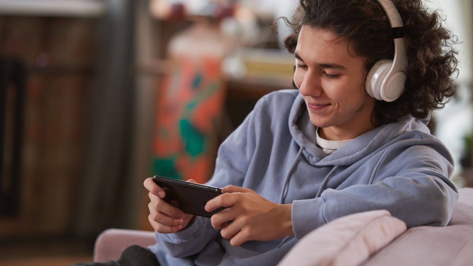 Quoi savoir avant de donner un cellulaire à votre ado | JDM