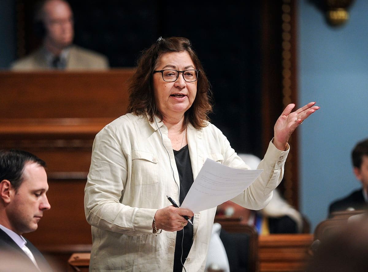 Claire Samson dit avoir fait la «plante verte» dans les deux dernières ...
