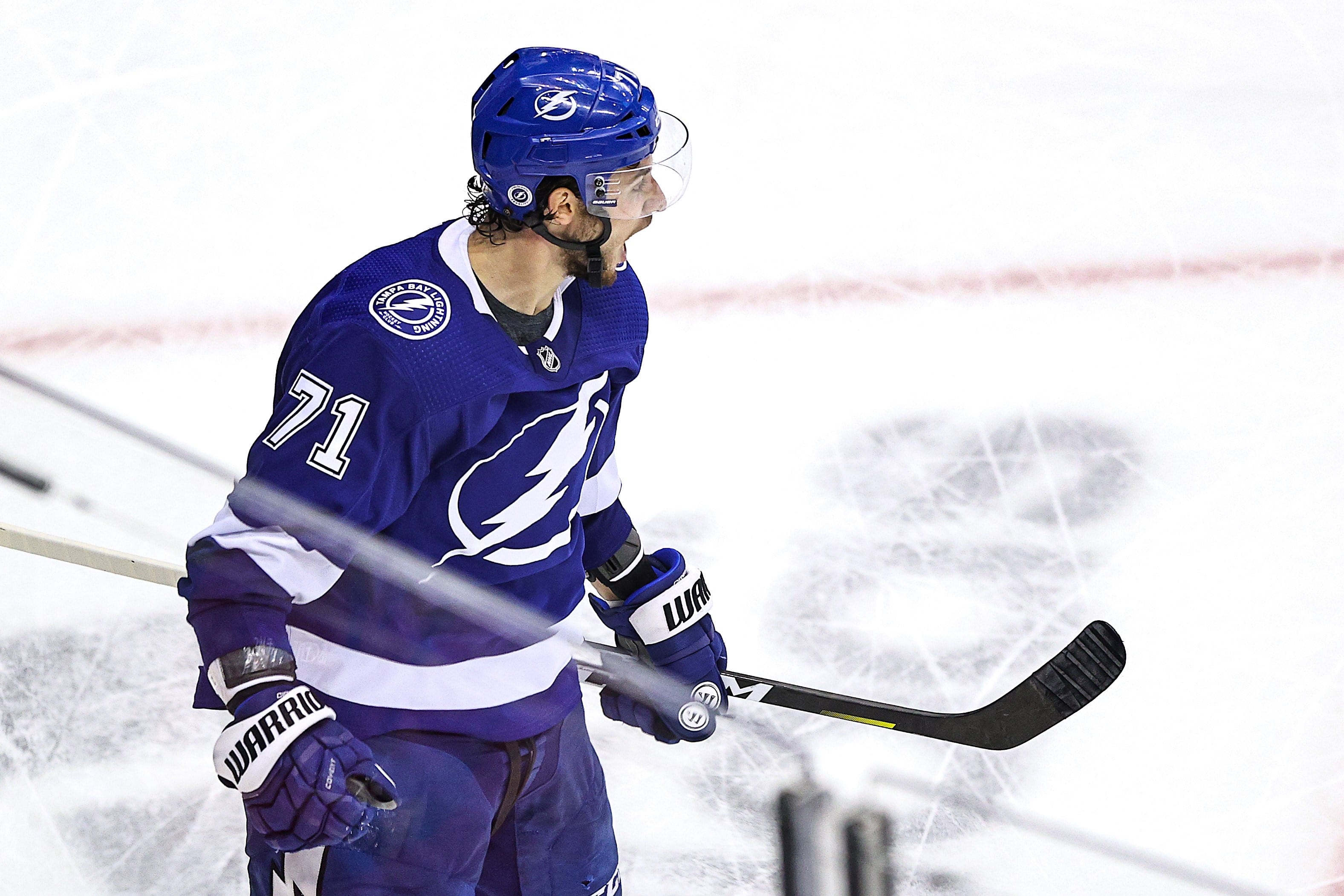 Le Lightning s'entend avec Cirelli - TVA Sports