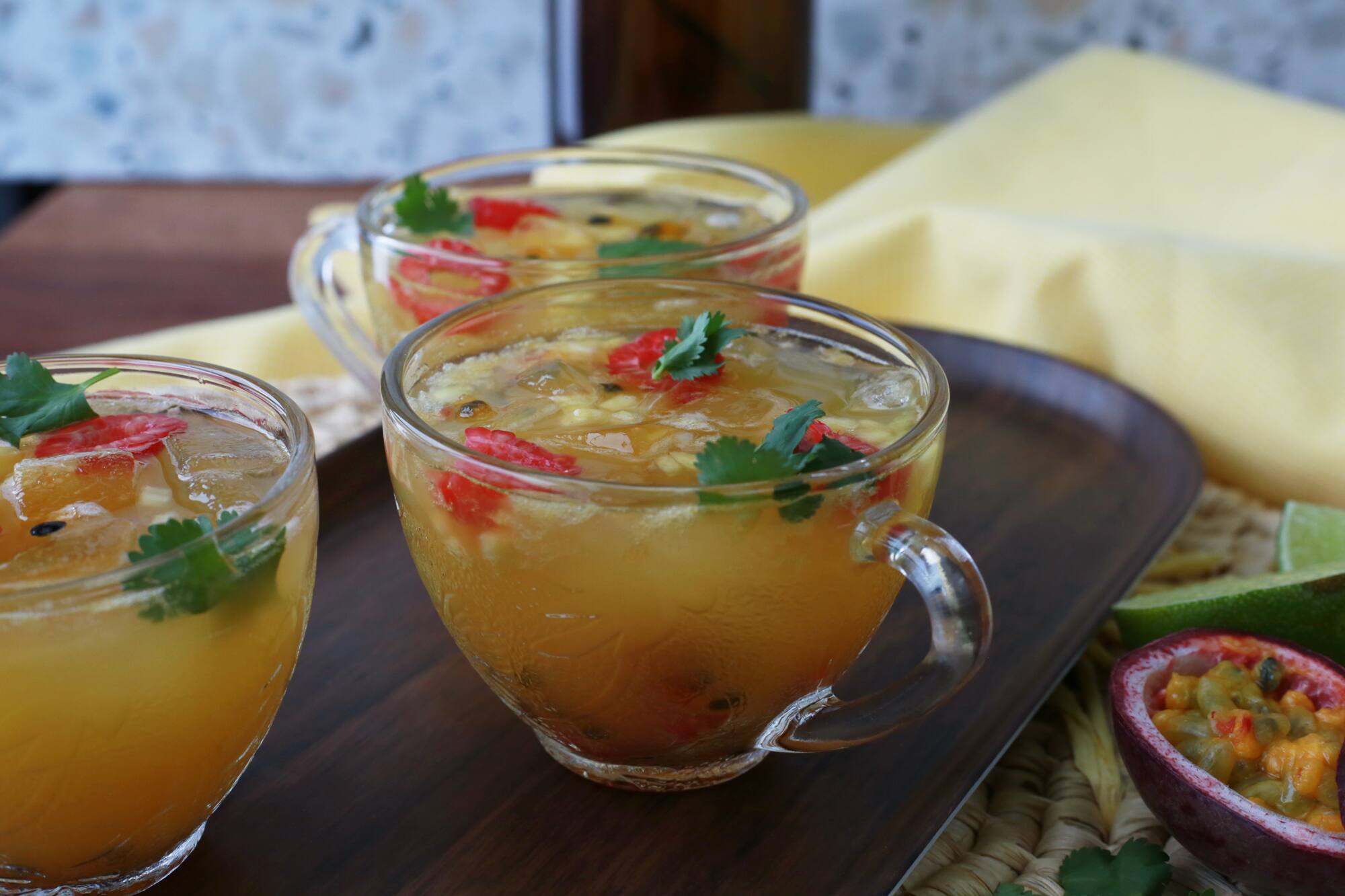 Mocktail au fruit de la passion, lime, coriandre et framboise | JDQ