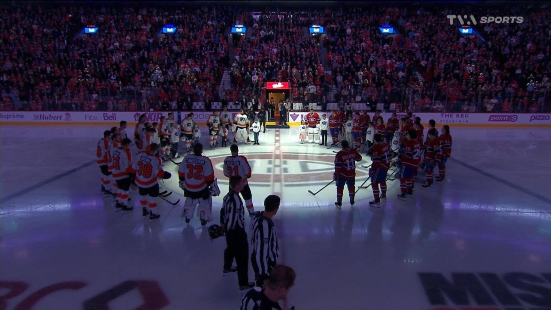 À VOIR: moment émouvant au Centre Bell - TVA Sports