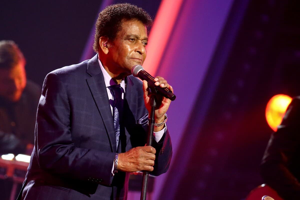 Le chanteur country Charley Pride décède à 86 ans | TVA Nouvelles