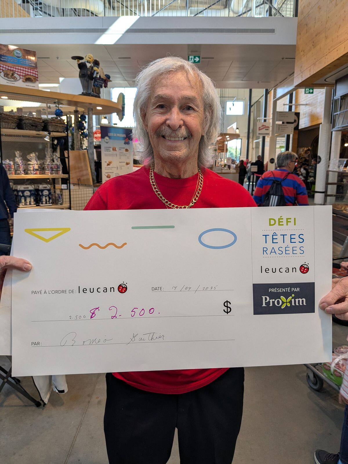 Une dizaine de personnes se font raser la tête au profit du 25e Défi ...