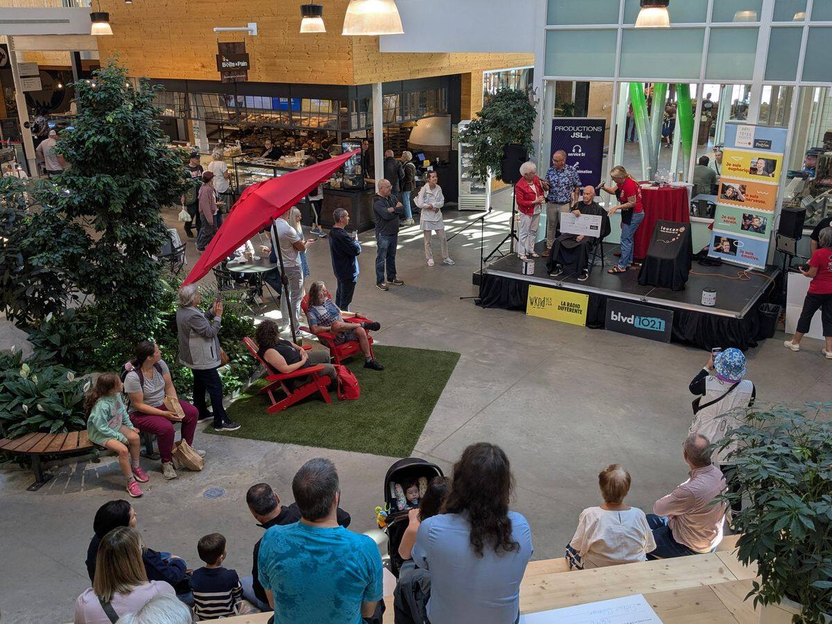 Une dizaine de personnes se font raser la tête au profit du 25e Défi ...