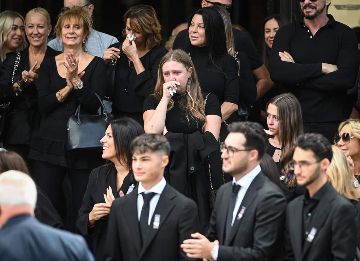 [PHOTOS] Le chef des Hells aux funérailles du mafieux Francesco Del ...