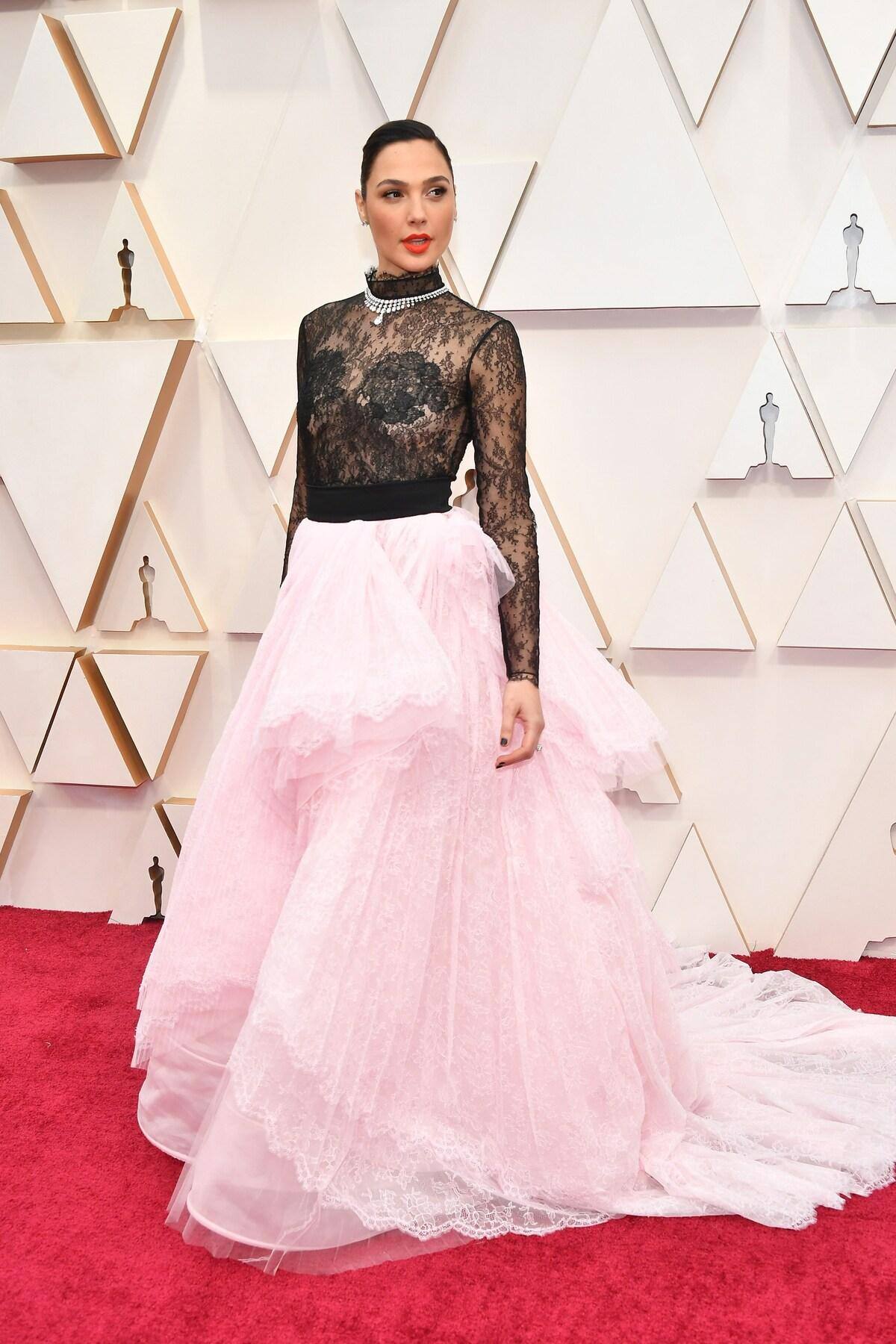 Les looks les plus sexy et surprenants du tapis rouge des Oscars 2020 ...