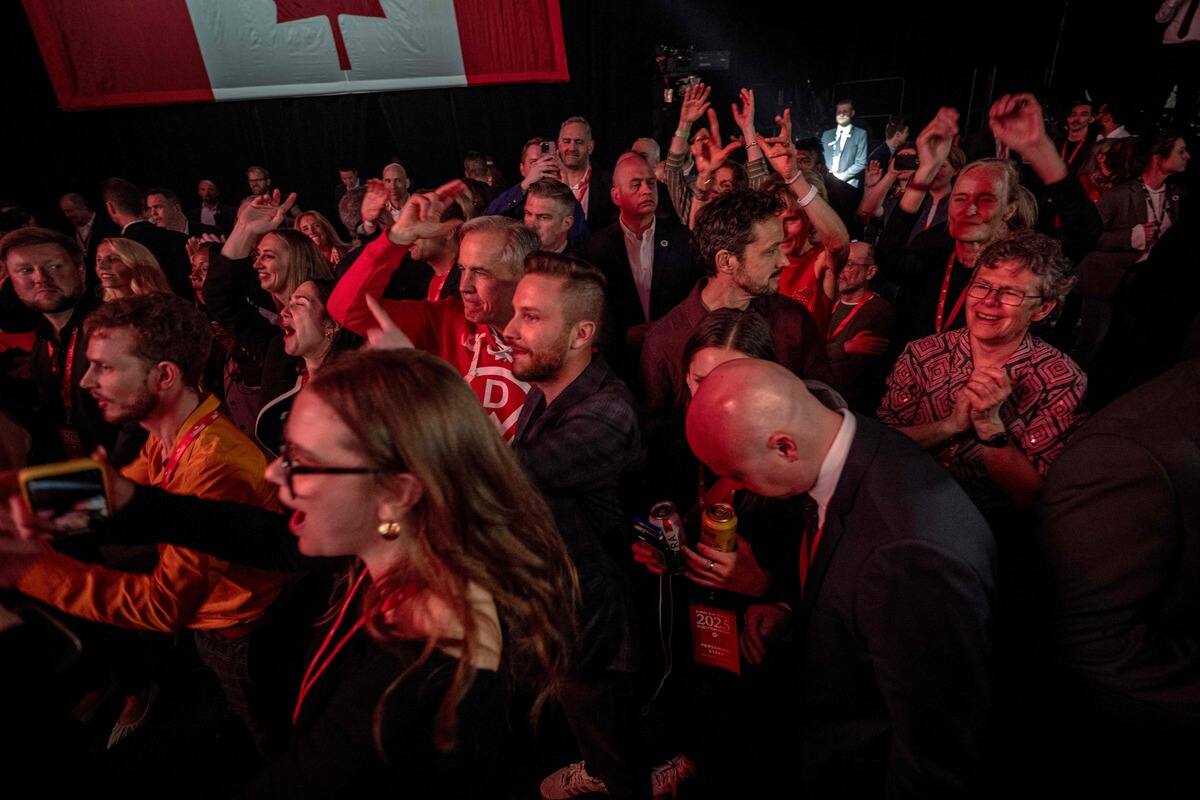 [VIDÉO] Down With Webster: qui est le groupe qui a fait danser Mark ...