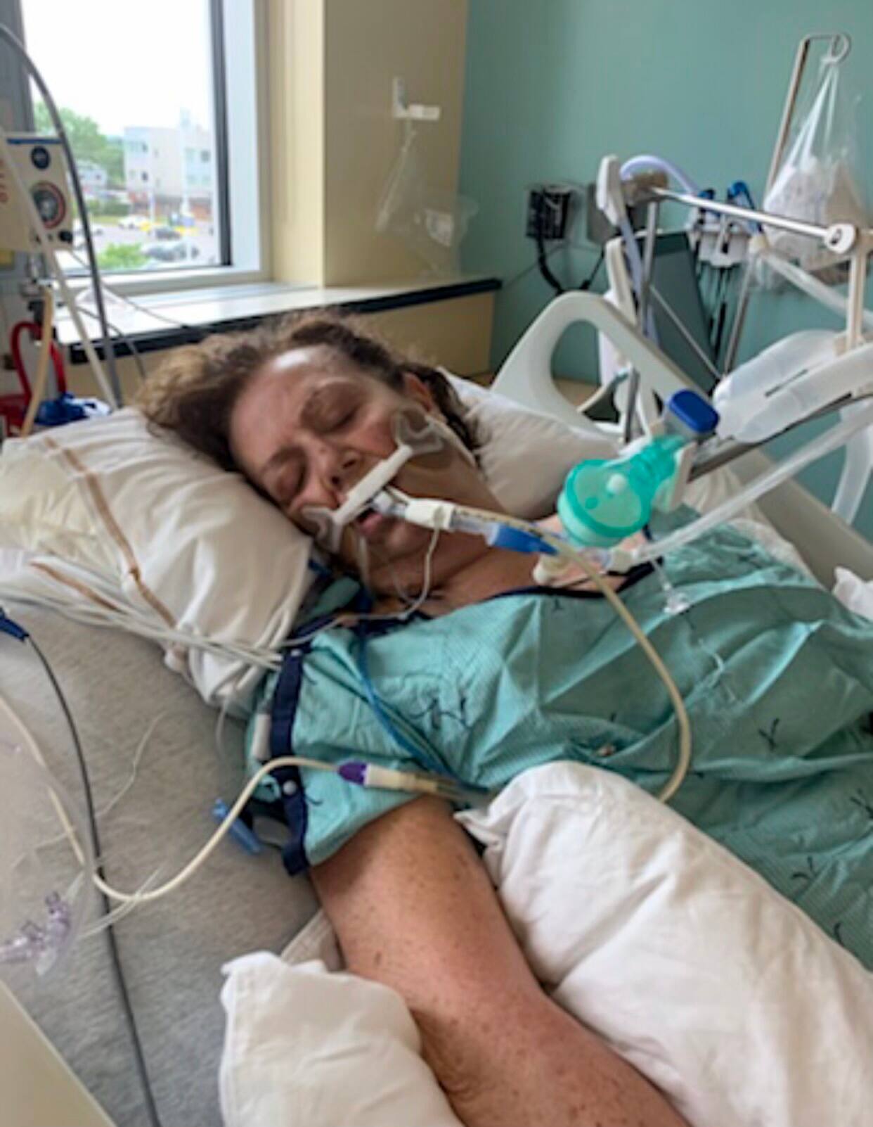 Une grand-mère qui avait la hanche cassée a passé 30 heures à l’urgence ...