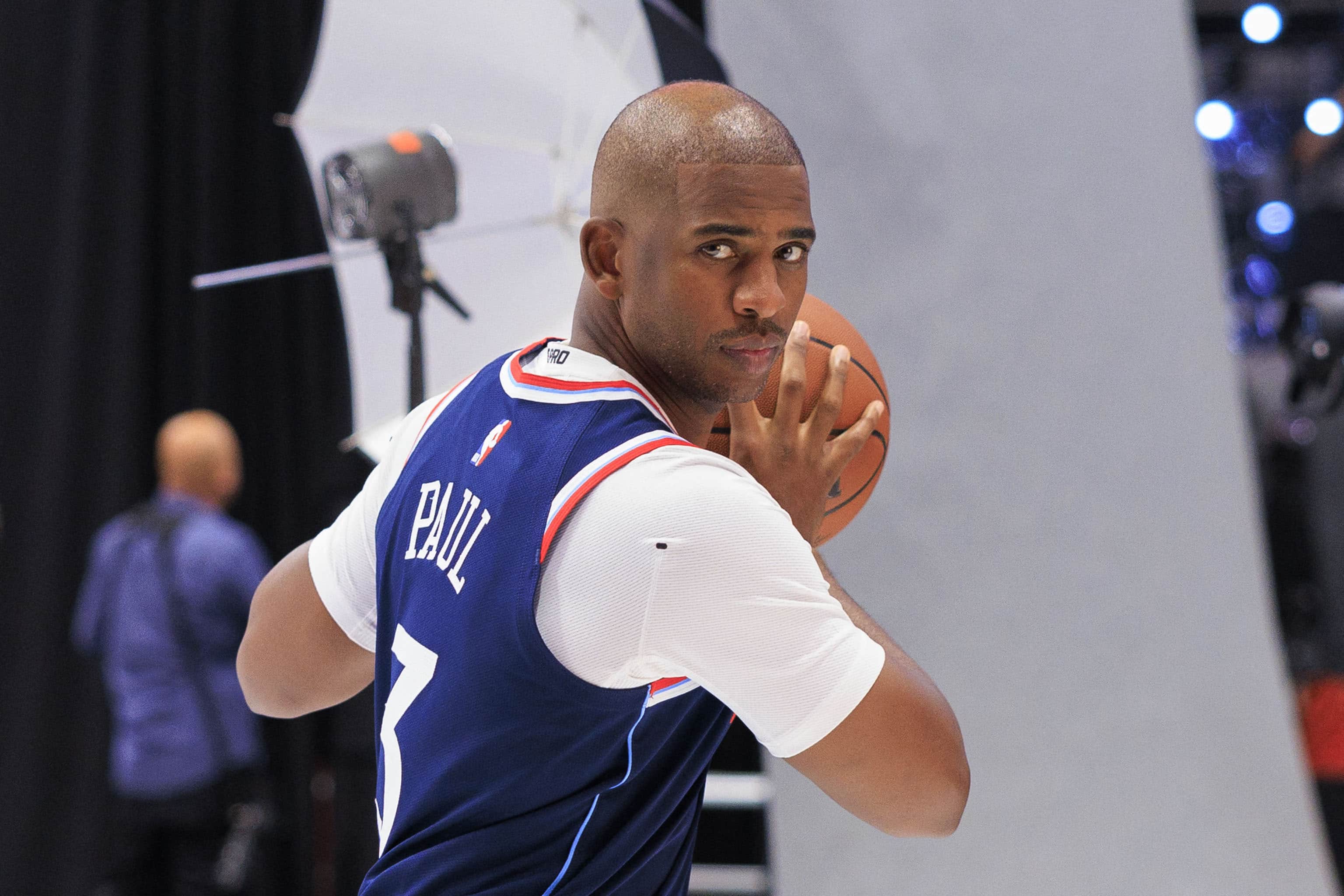 Passage éclair à Toronto : le légendaire Chris Paul prend sa retraite ...