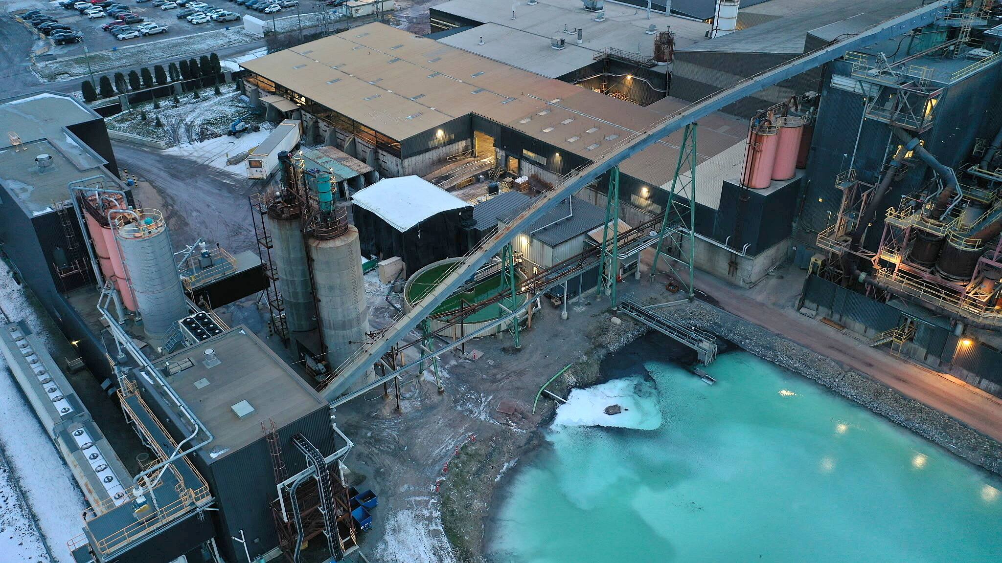 Une grande usine de la Rive-Sud accusée de contaminer le Saint-Laurent ...