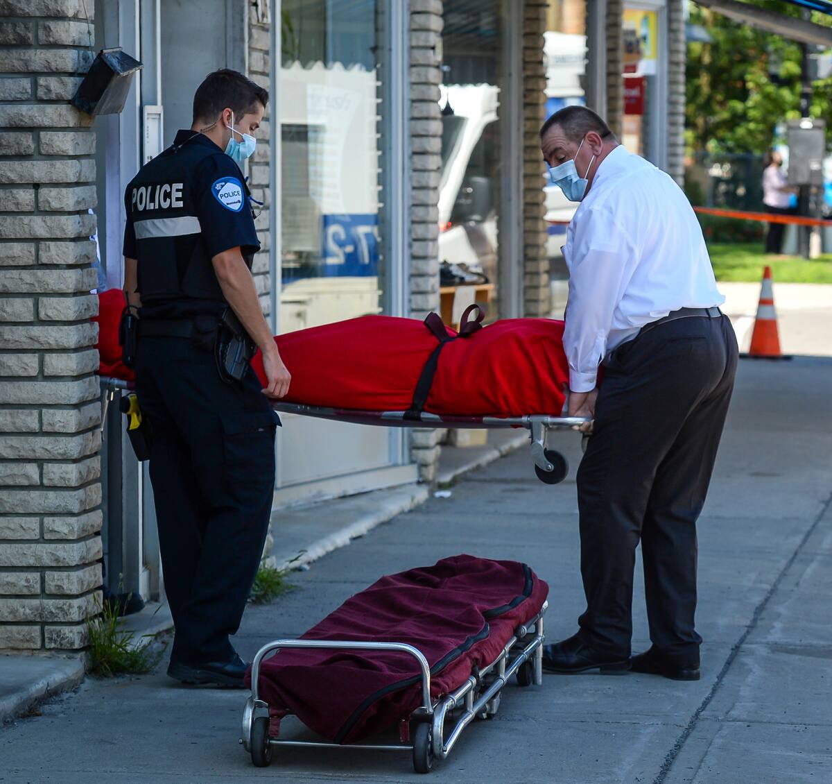 Deux cadavres dans deux immeubles: témoin recherché en lien avec un ...