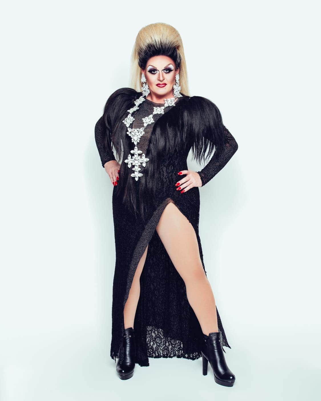 Directeur le jour en Oklahoma aux États-Unis, drag queen la nuit: il ...