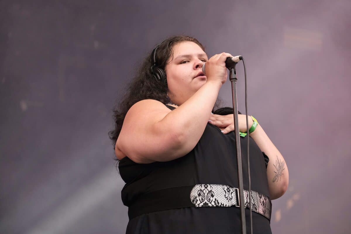 Jour 2 du Festival d’été: Roxane Bruneau aussi drôle que talentueuse | JDQ