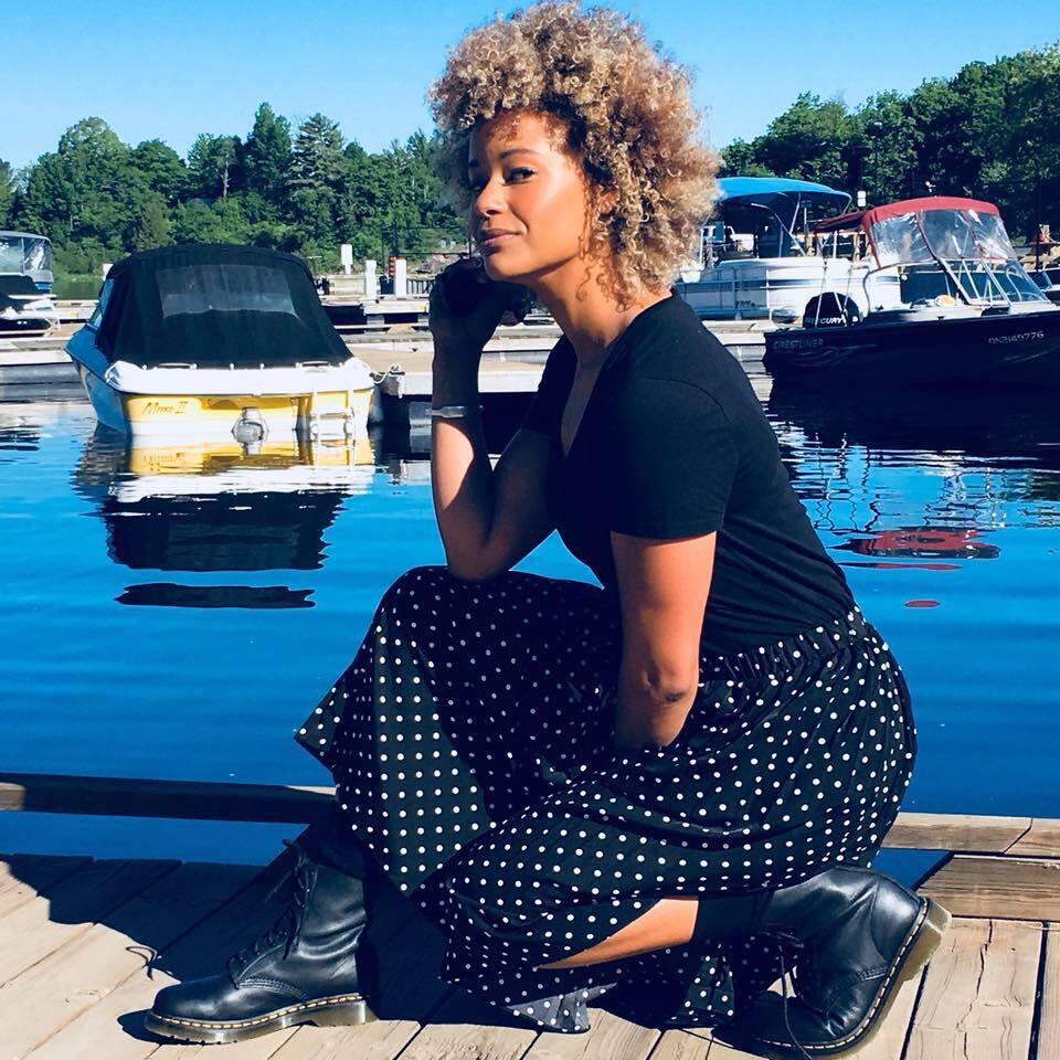 Marieme, victime de menaces racistes, réagit de façon touchante | Le ...