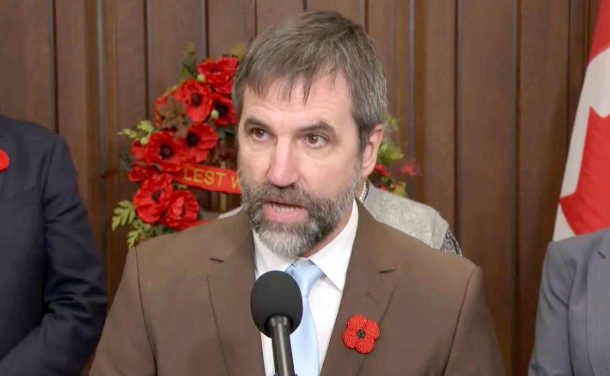 Il fait chaud dans la cuisine de Steven Guilbeault | JDM