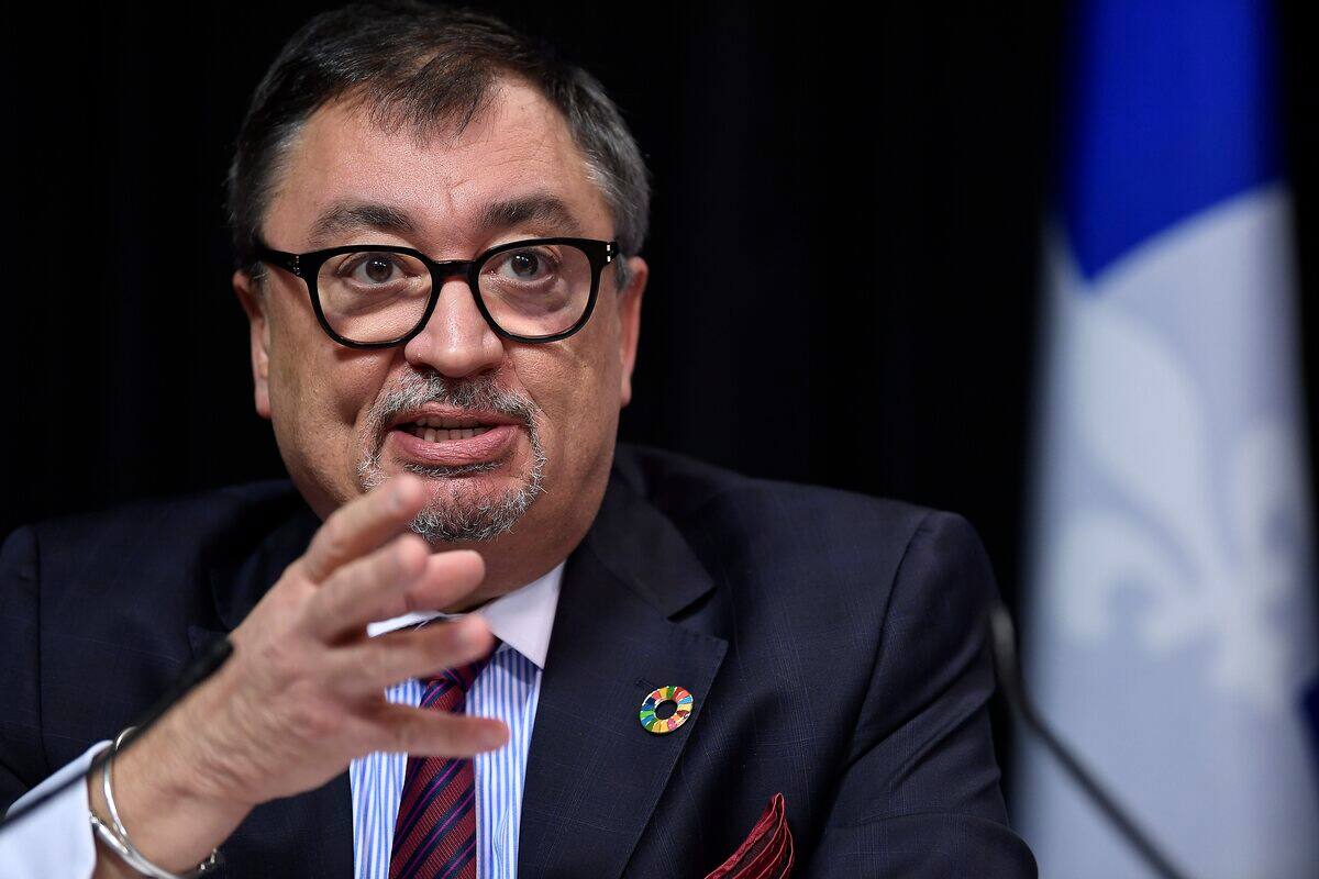 Horacio Arruda défend la stratégie du Québec | TVA Nouvelles