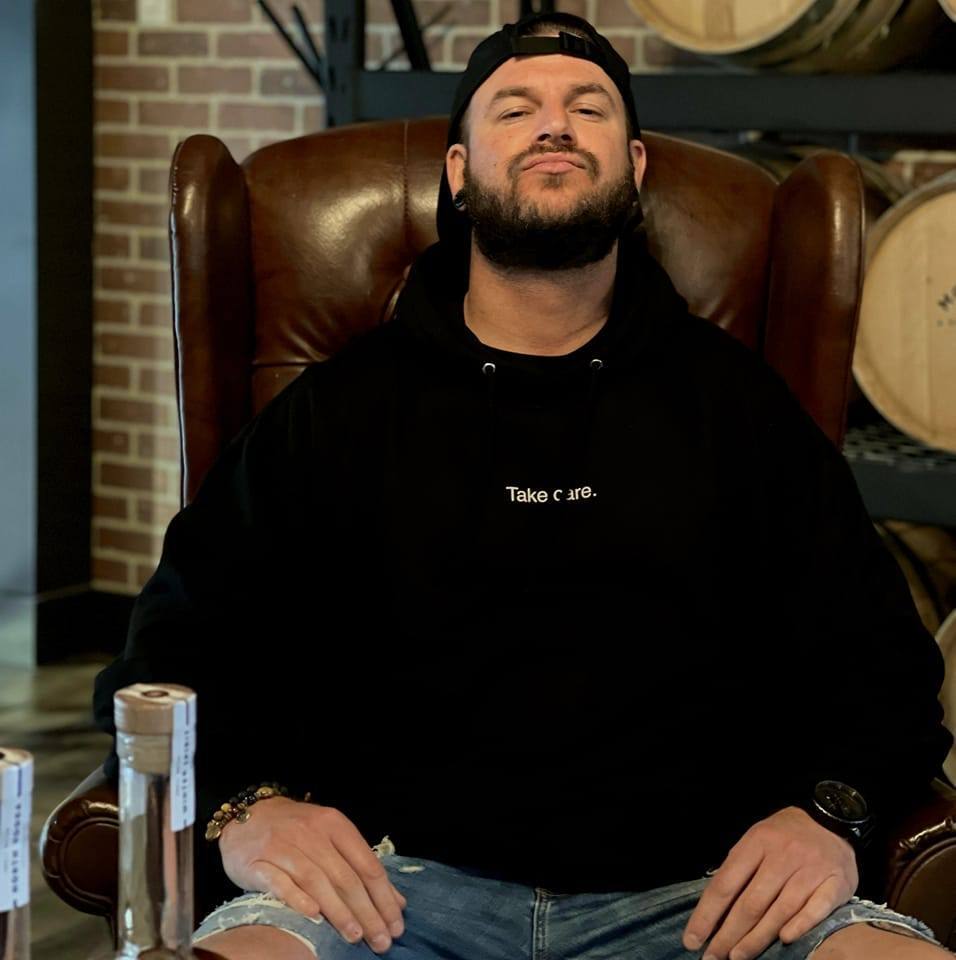 Alexandre Patry Poirier: un ex-candidat d'Occupation Double accusé d’avoir étranglé un homme | JDM