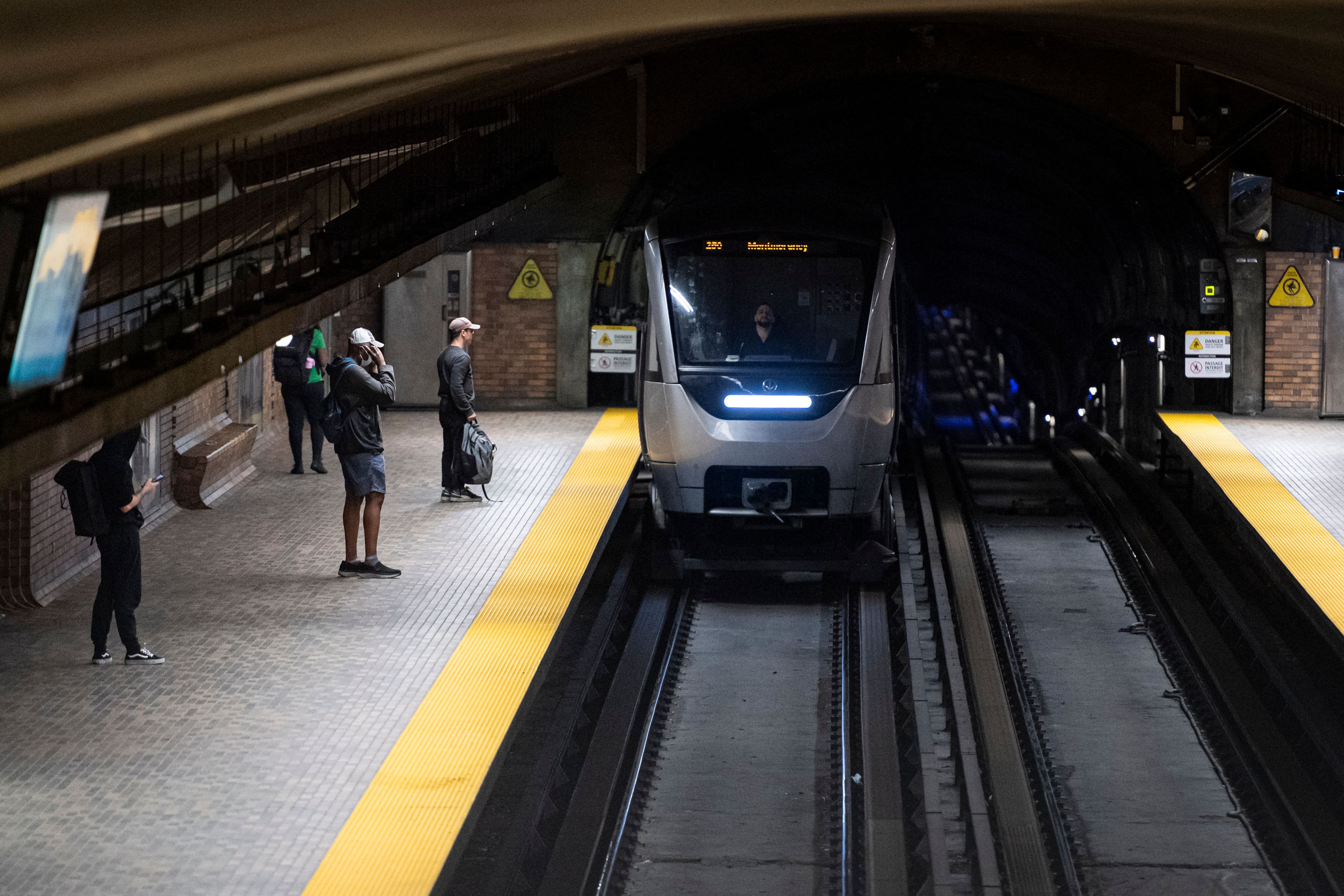 Un autre syndicat de la STM annonce une grève en décembre et en janvier ...