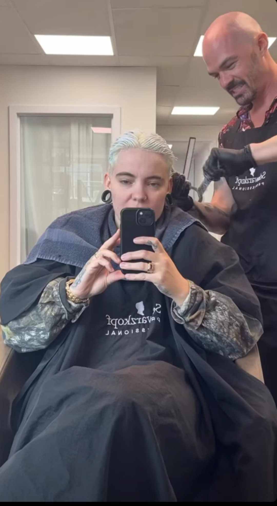 On a ENFIN une photo de la nouvelle tête de Roxane Bruneau | billie