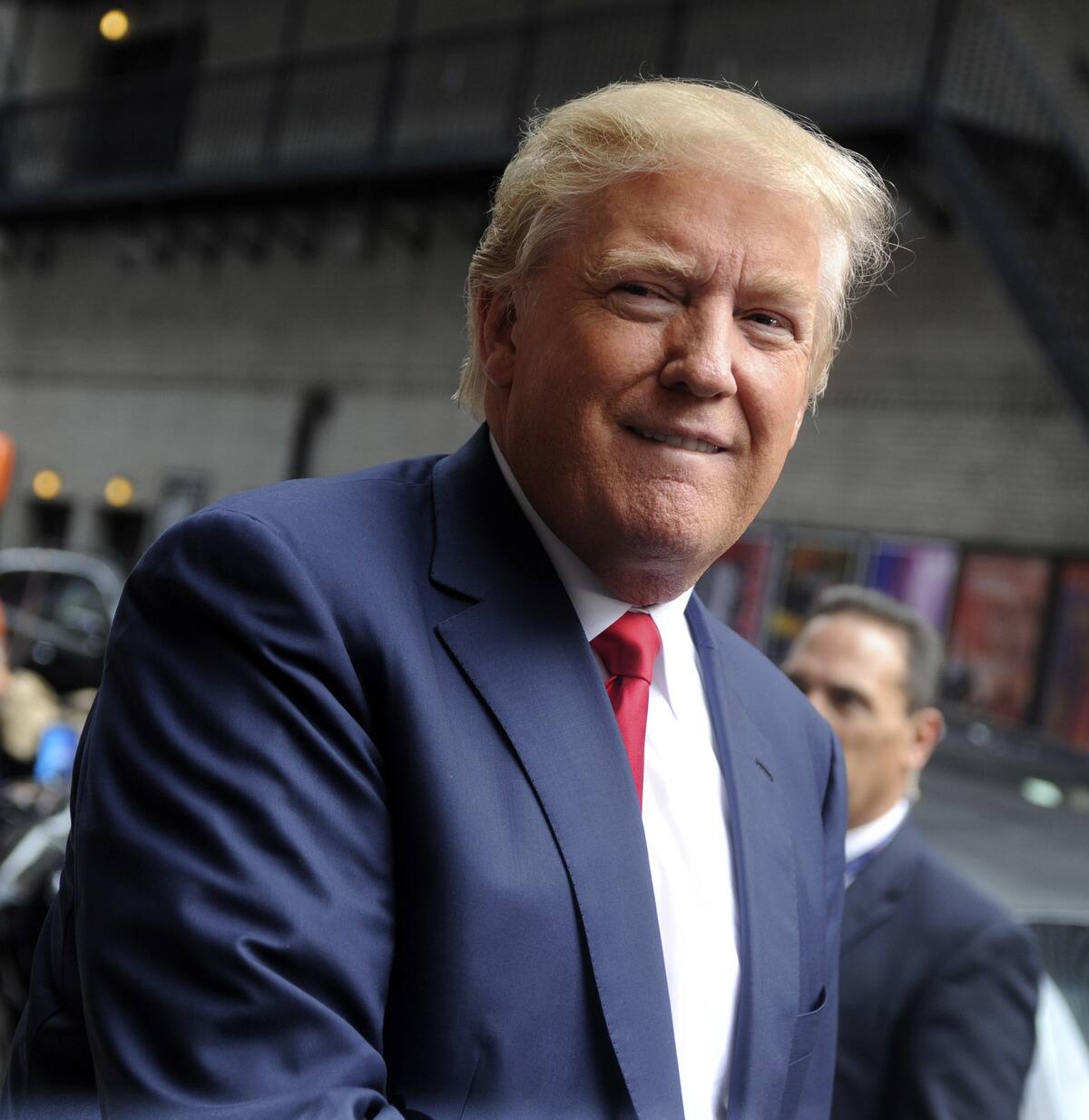 «J'adore le fait que Colbert soit viré (...) Il paraît que Jimmy Kimmel ...