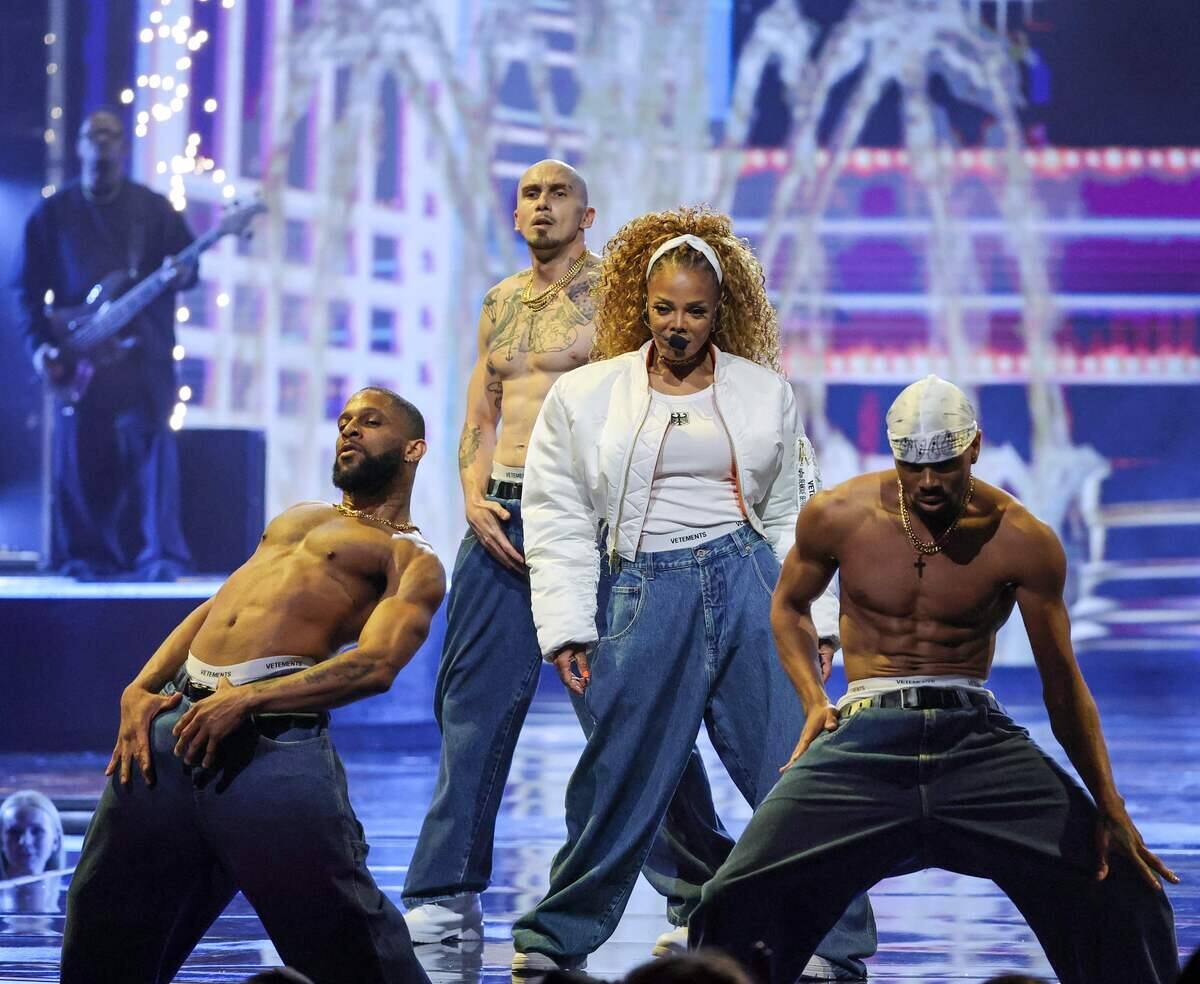 VIDÉO | Janet Jackson, 59 ans, de retour sur une scène télévisée après ...