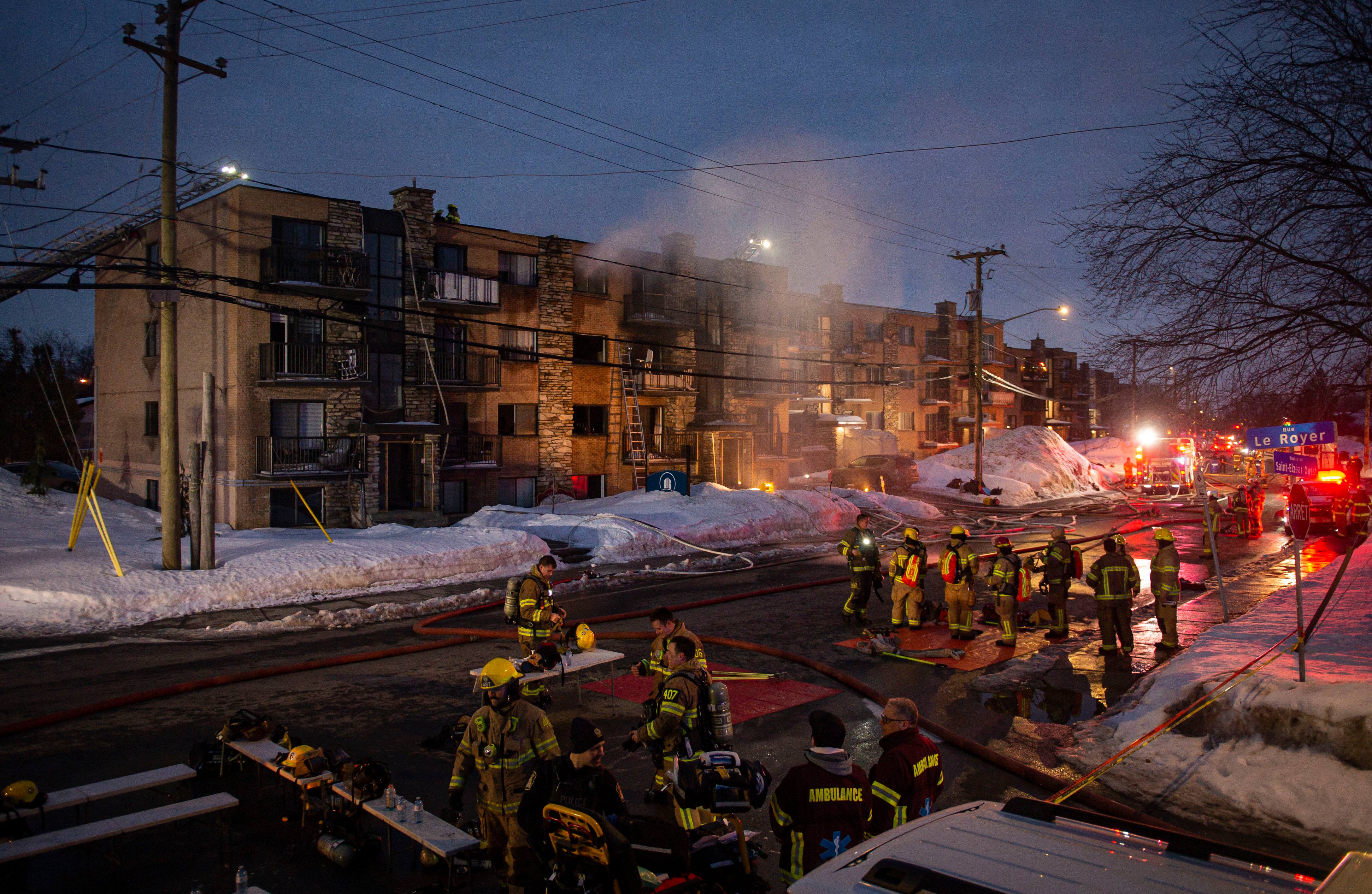 EN PHOTOS | Un incendie ravage un immeuble à logements de Laval | TVA ...