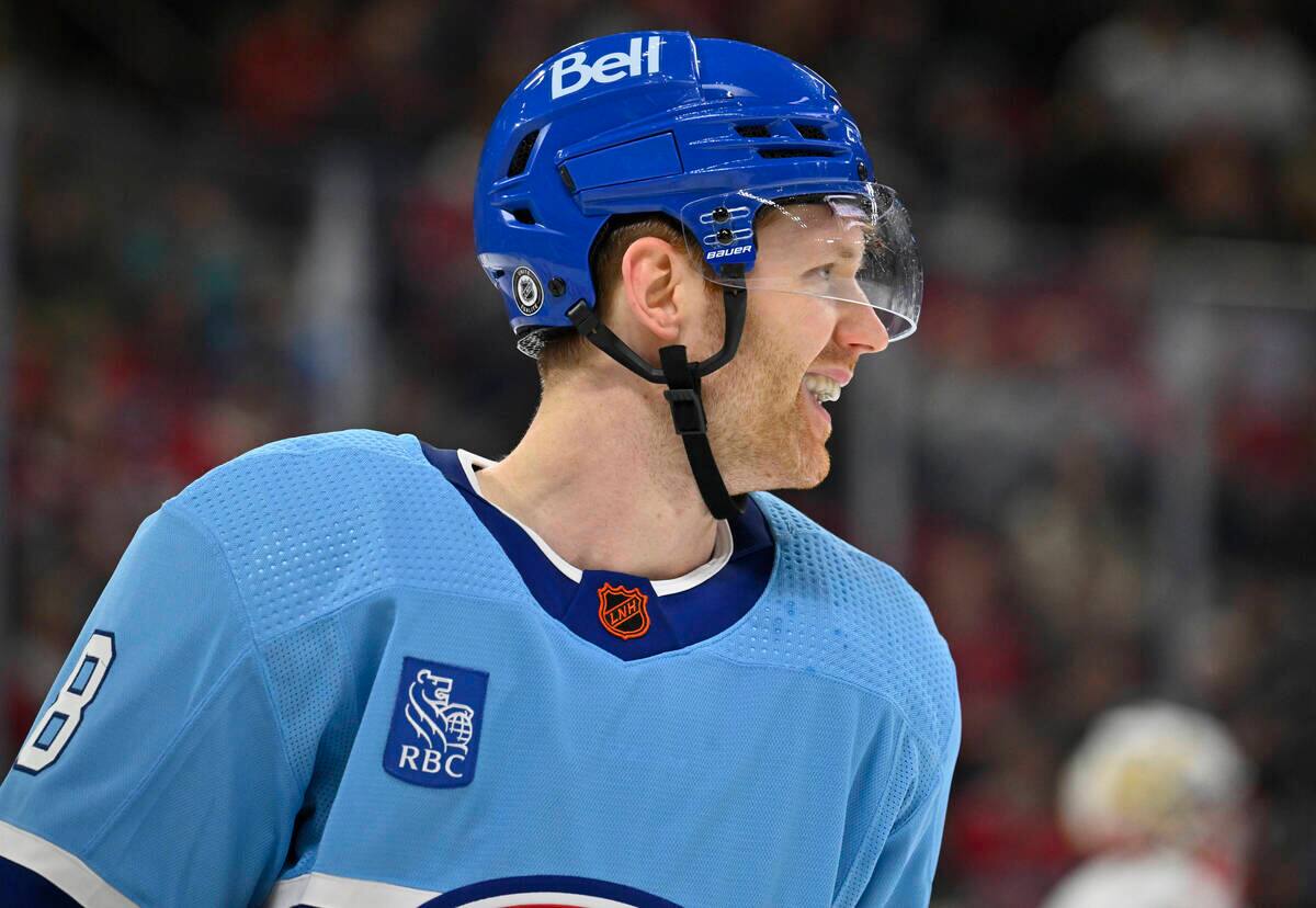 Mike Matheson joue les héros - TVA Sports