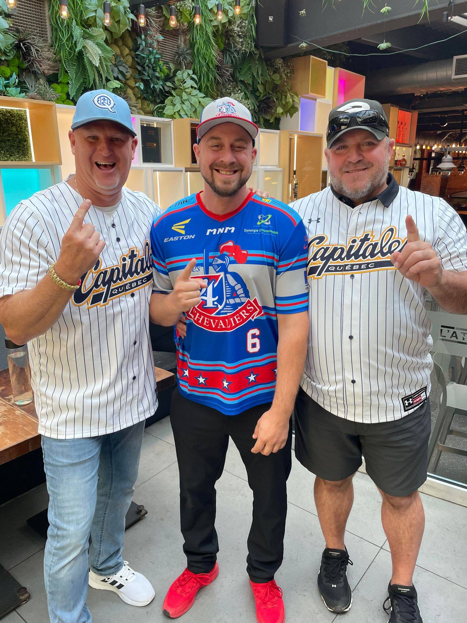 Samedi au Stade Canac: Anciens Capitales, 4 Chevaliers et... un ...