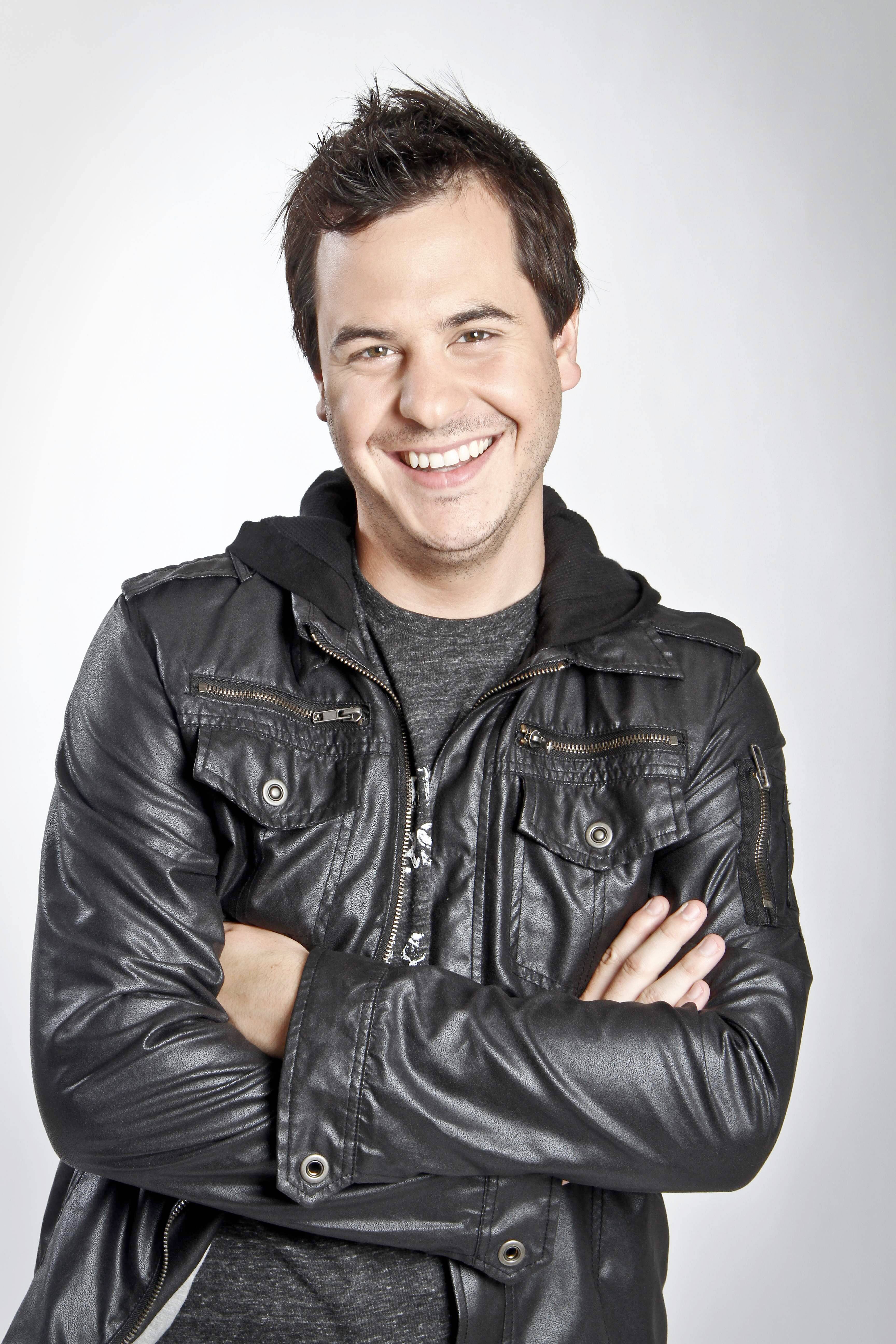 La carrière de Pierre Hébert en cinq photos souvenirs | JDM