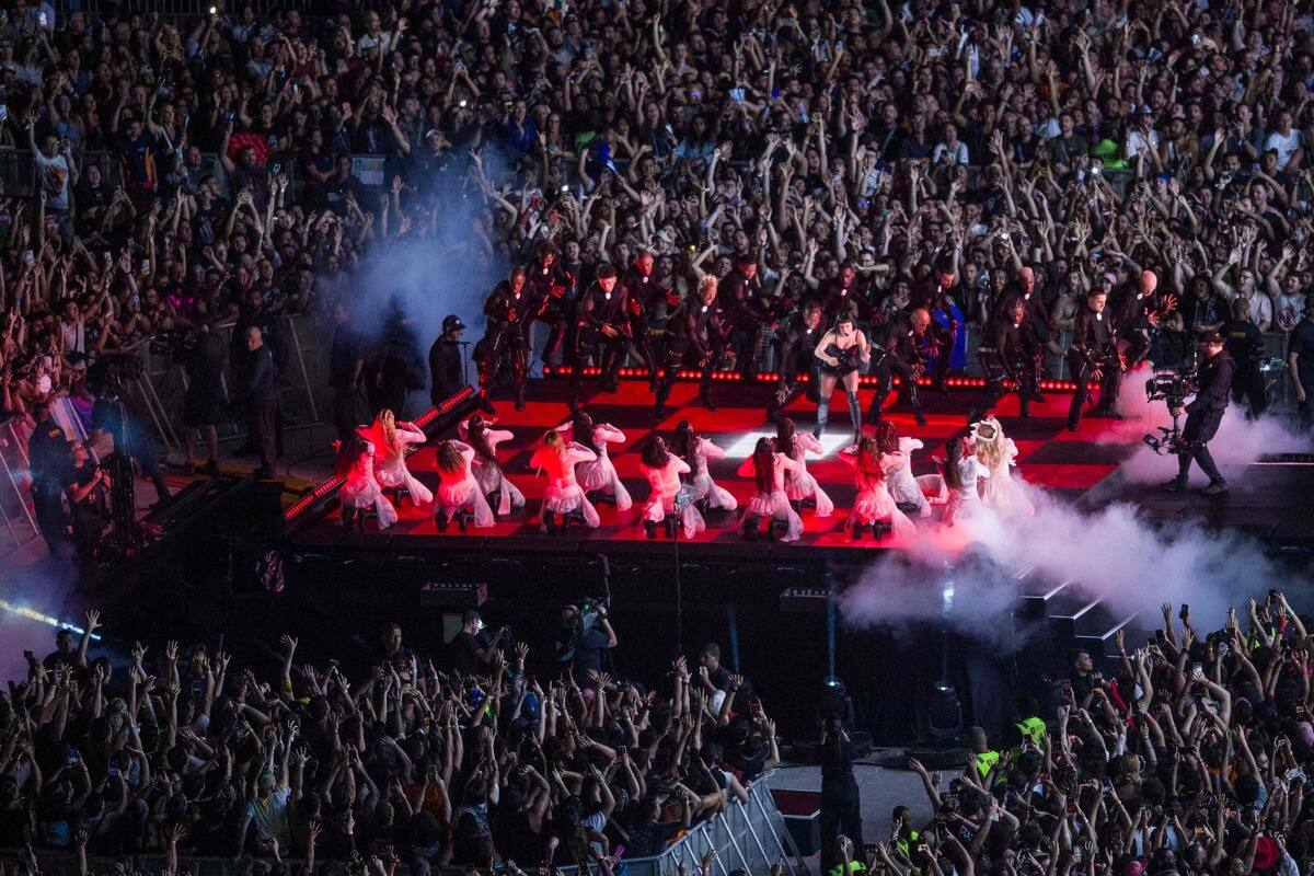 Lady Gaga met le feu à Rio de Janeiro pour un énorme concert gratuit ...