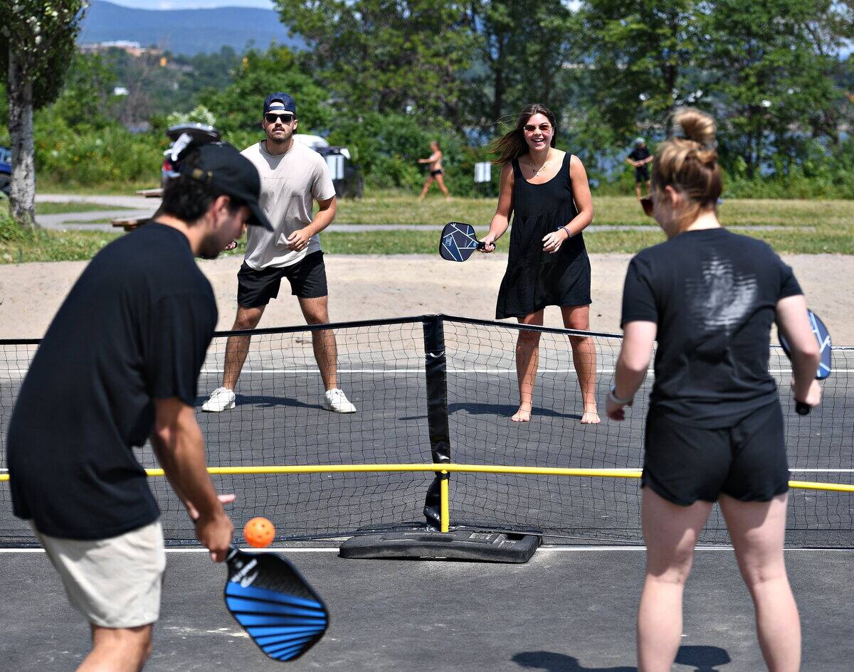 Le pickleball, un sport qui gagne de plus en plus d’adeptes... de tous ...