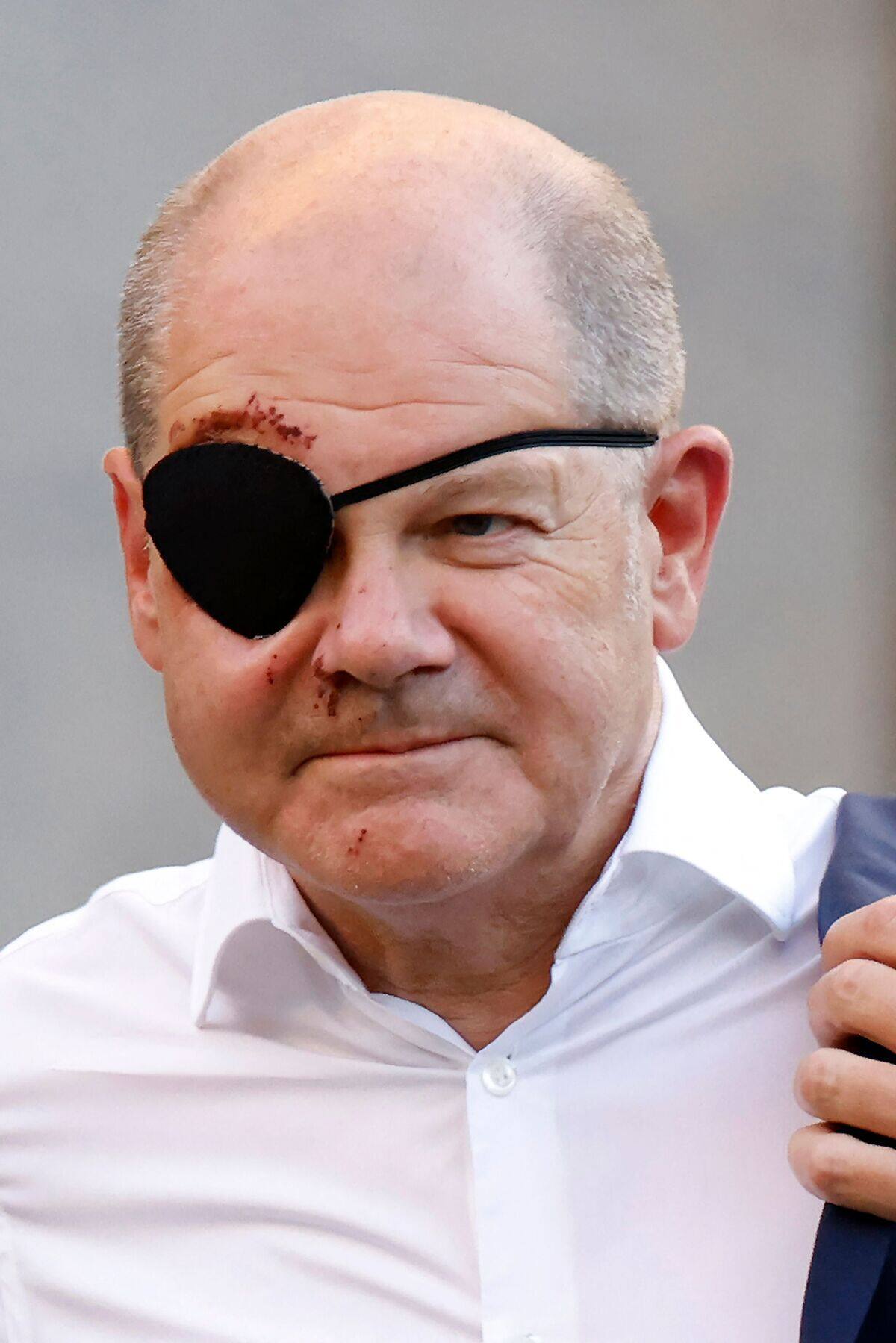 Olaf le pirate: dure chute pour le chancelier allemand | TVA Nouvelles