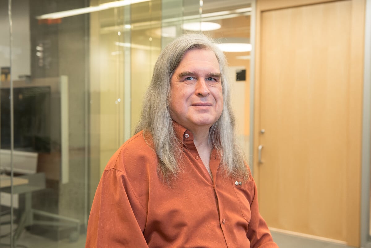 Un professeur montréalais remporte le plus grand prix scientifique au ...
