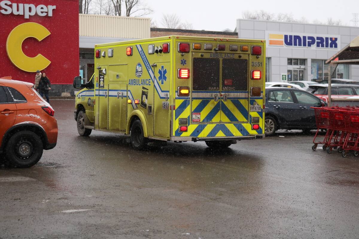 [PHOTOS] Un piéton happé dans un stationnement à Charlesbourg | TVA ...