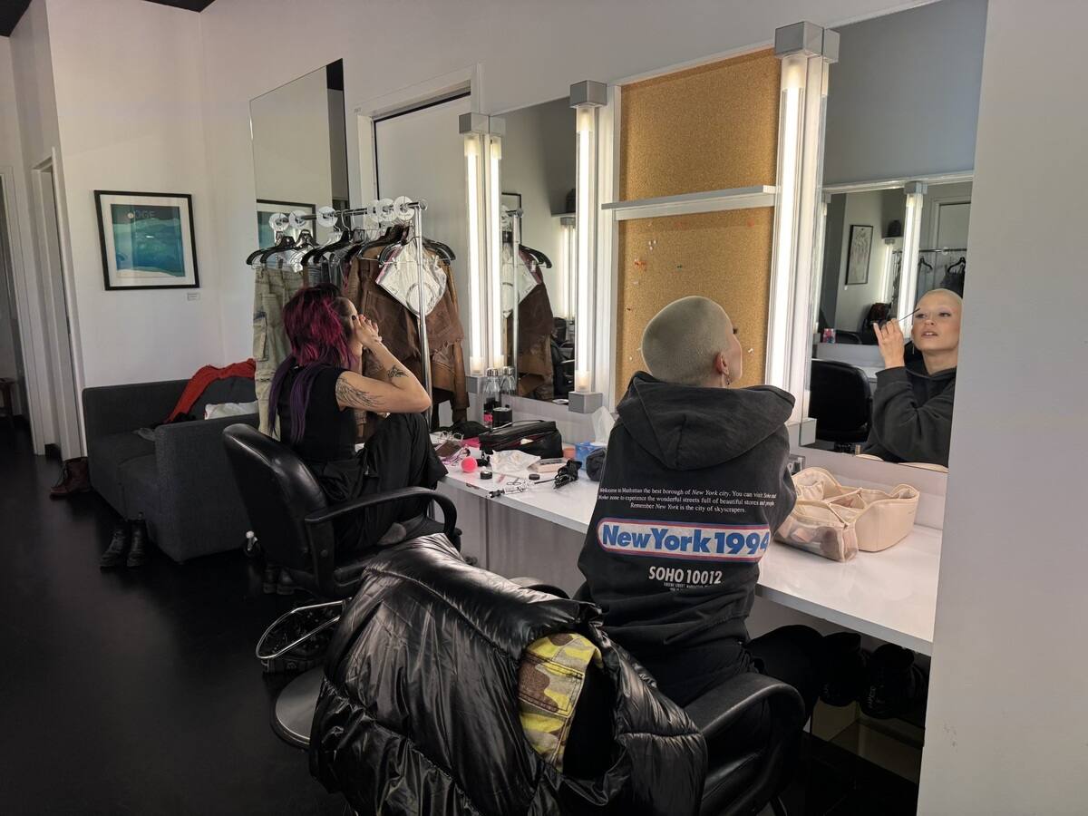 «Un trip de gang»: en coulisses de la comédie musicale «Pub Royal» | JDQ