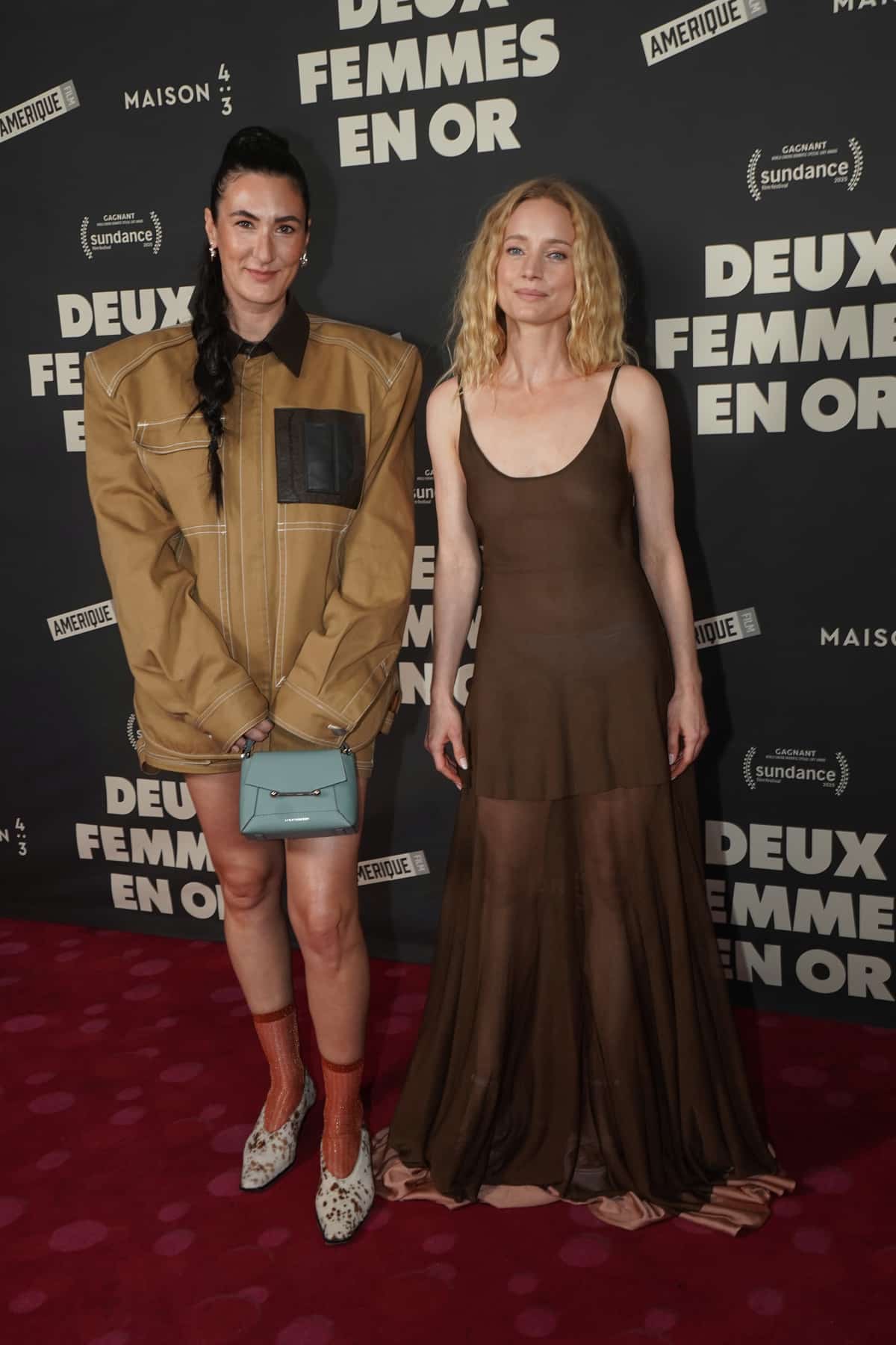 Voyez toutes les vedettes sur le tapis rouge de la première de «Deux ...