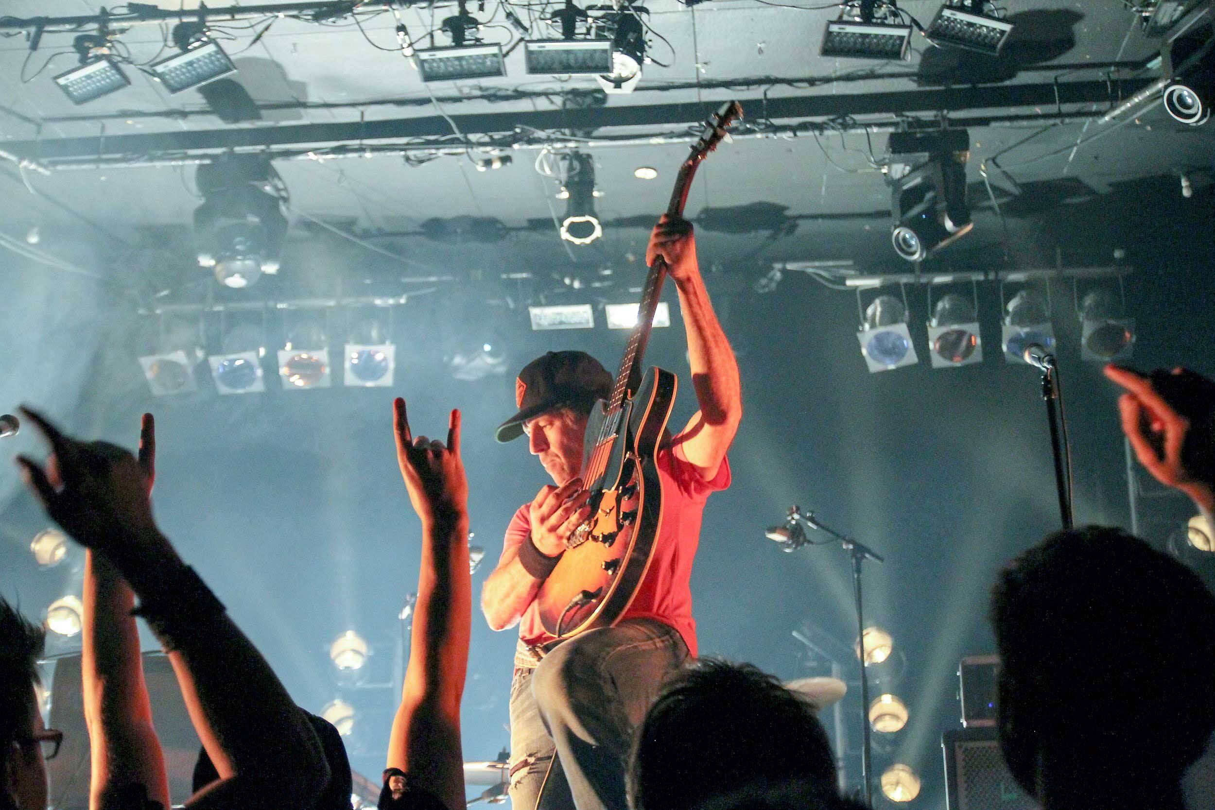 Hockey: 20 chansons francophones pour célébrer notre sport national | JDQ