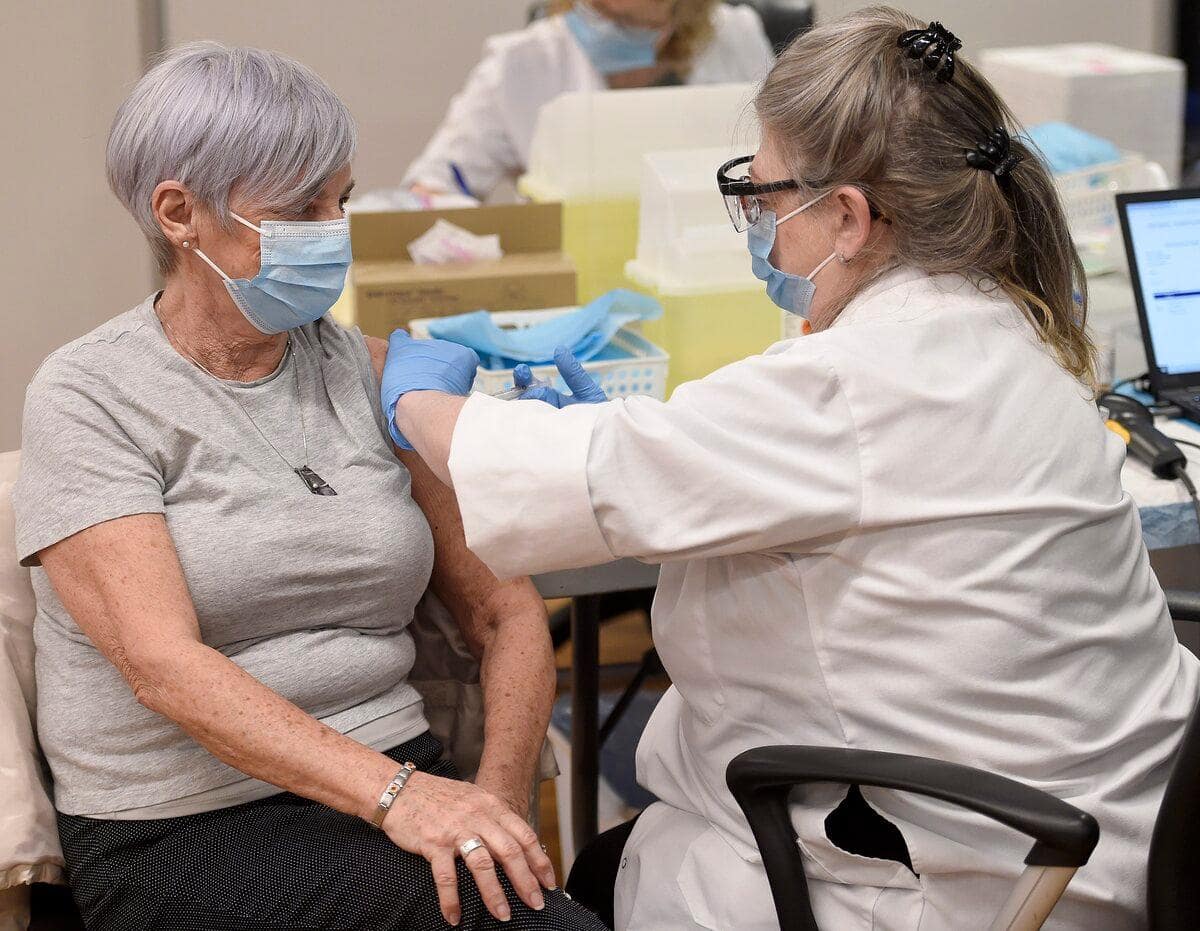 [INFOGRAPHIE] Vaccination: mieux qu’ailleurs au Canada | JDQ