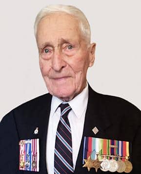 CHRISTOPHER, Lawrence | Le Journal de Québec