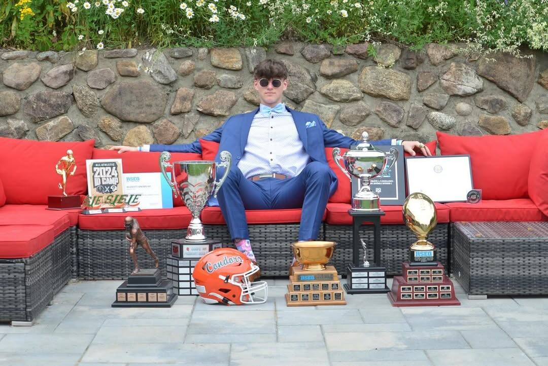 Football universitaire: voici pourquoi le quart-arrière Elliott Drapeau ...