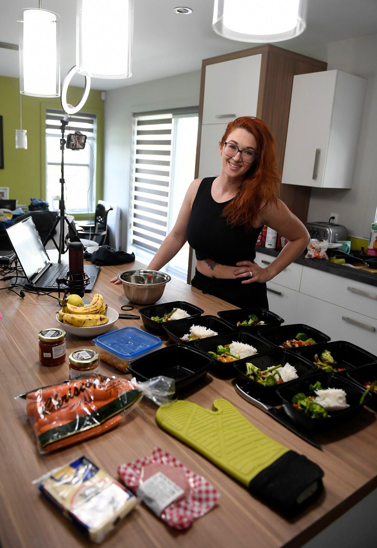 Sur sa chaîne Twitch, chloee_fitgamer récolte et partage des ...