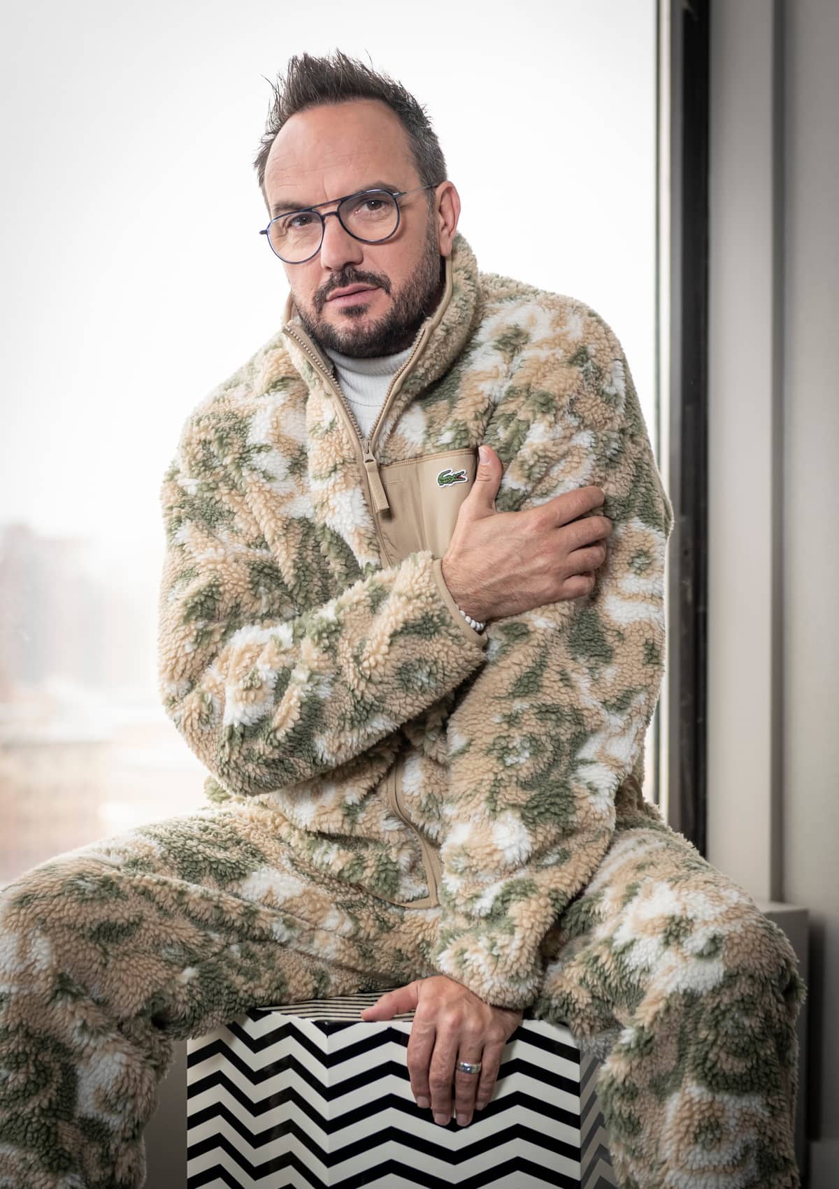 «Je n'ai rien à perdre»: l'humoriste français Jarry veut «déstabiliser ...