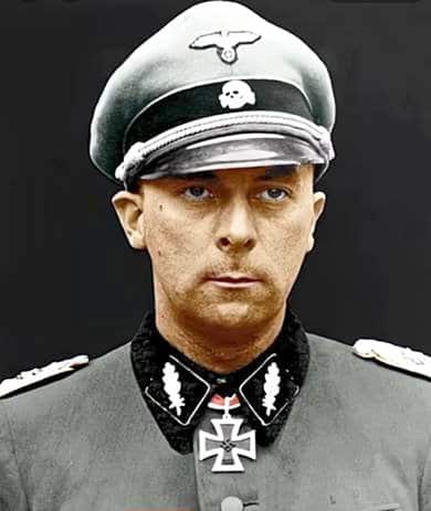 Wilhelm Mohnke, un général SS, est responsable de la morts de 150 ...